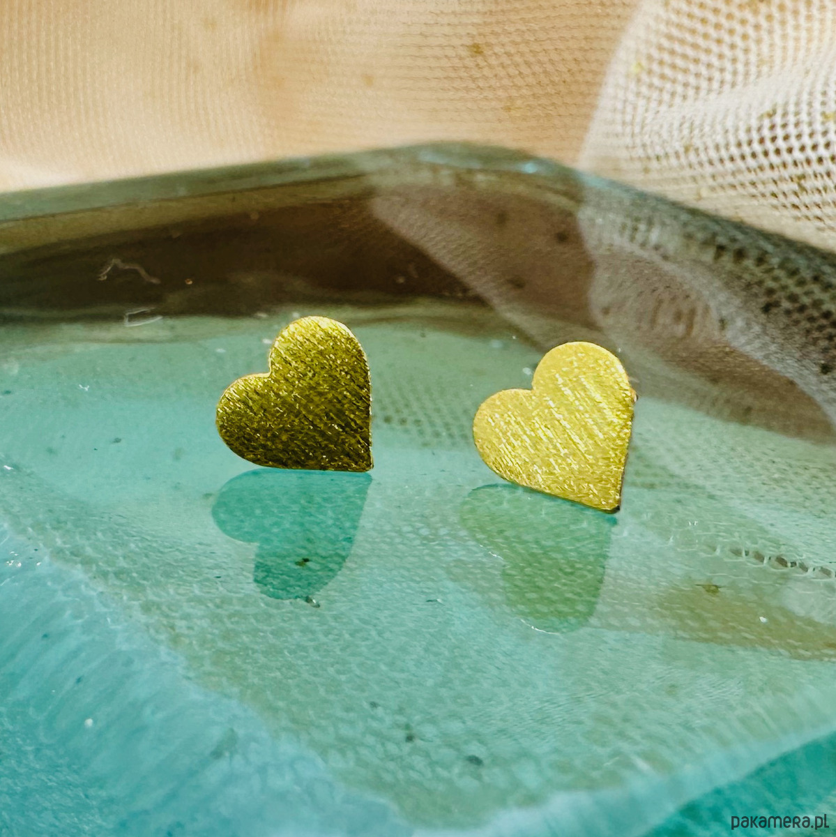 Złote kolczyki serca, mini sztyfty serduszka- komunia - Pakamera.pl