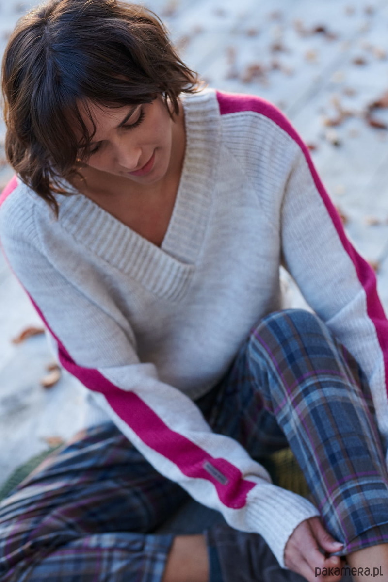 Sweter Damski Kikki BS Latte Mel. / Fuksja - 36/38 - Pakamera.pl