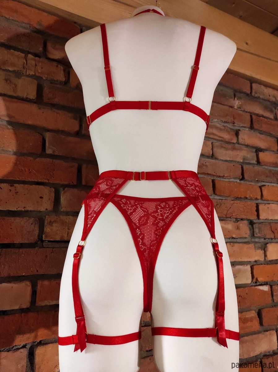 Stringi - Play With Fire - Pakamera.pl