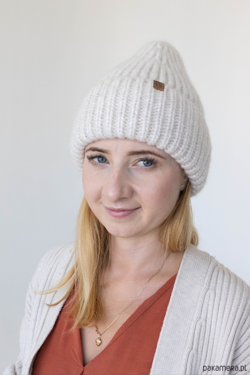 SOWA - duża puchata wełniana eko czapka- kremowy - Pakamera.pl