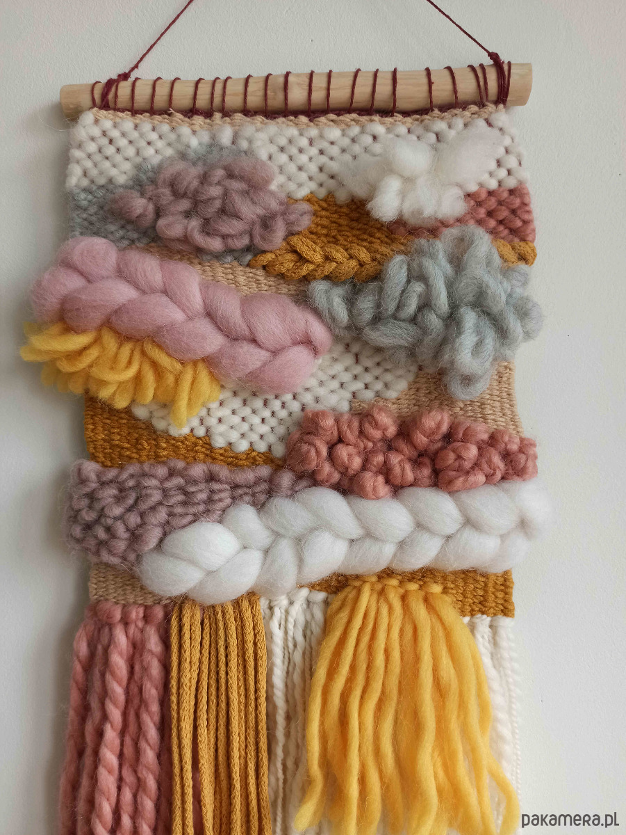 Makatka, dekoracja ścienna żółto-różowa - Pakamera.pl