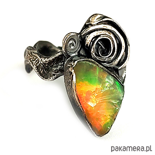 Płonąca skała opalu - Pakamera.pl