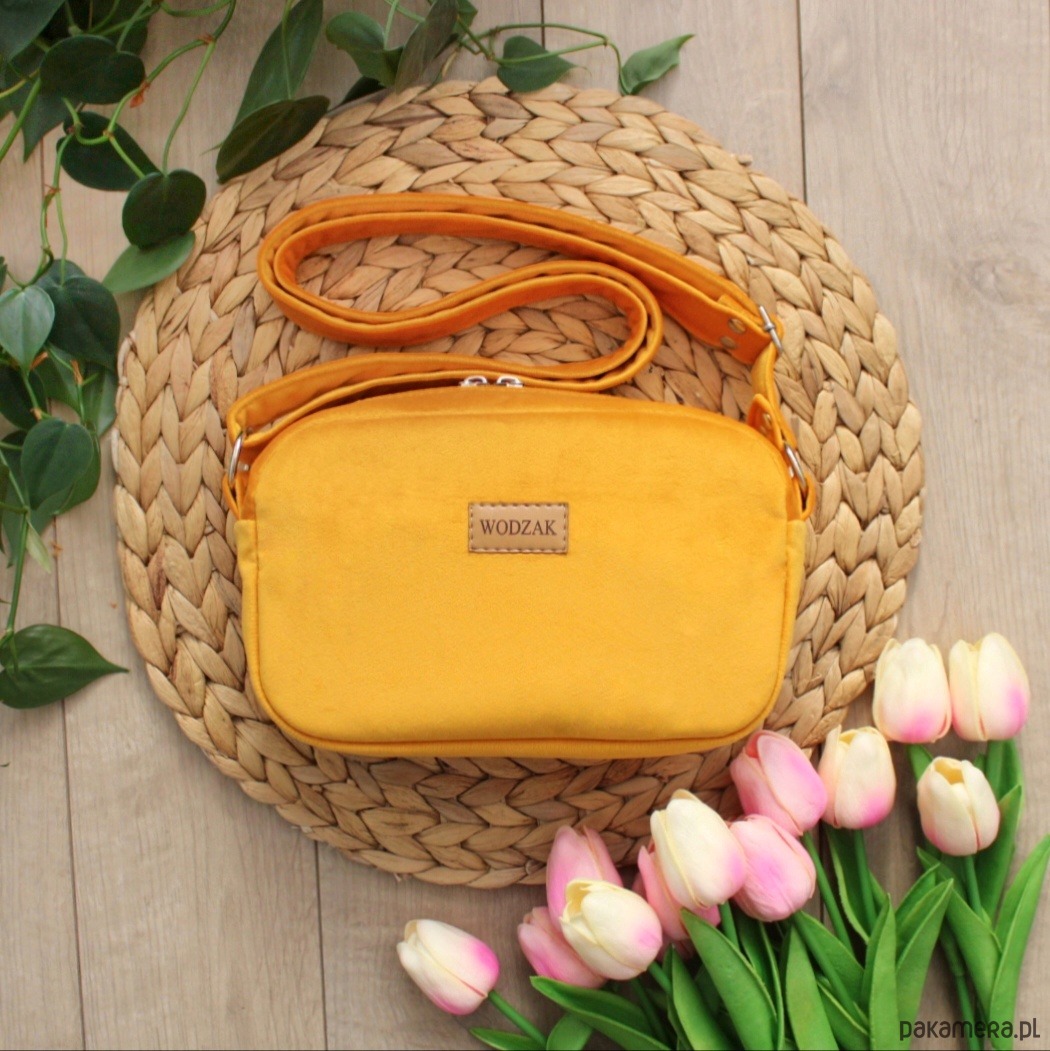 Torebka damska mini listonoszka - żółty welur - Pakamera.pl