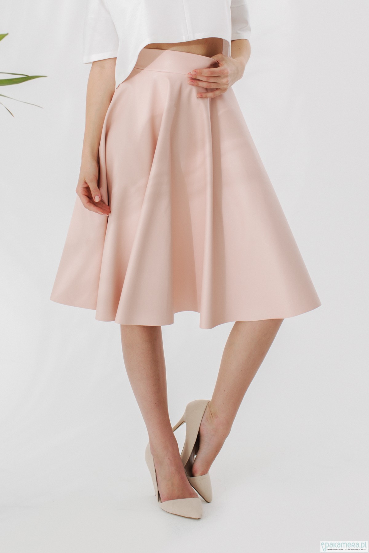 Skórzana spódnica midi - Pakamera.pl