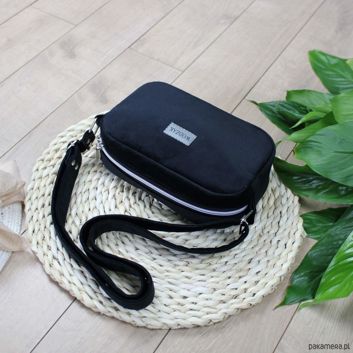 Torebka damska mini listonoszka - czarny welur - Pakamera.pl