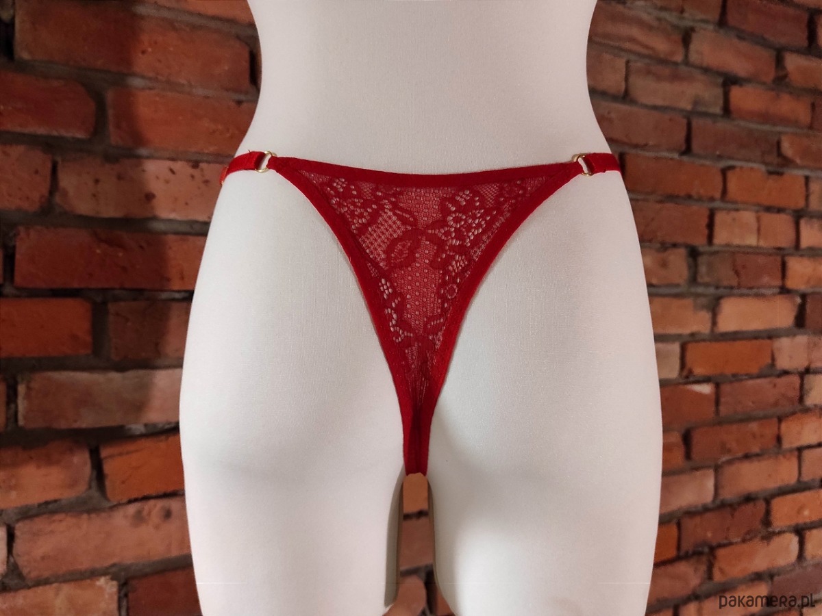 Stringi - Play With Fire - Pakamera.pl