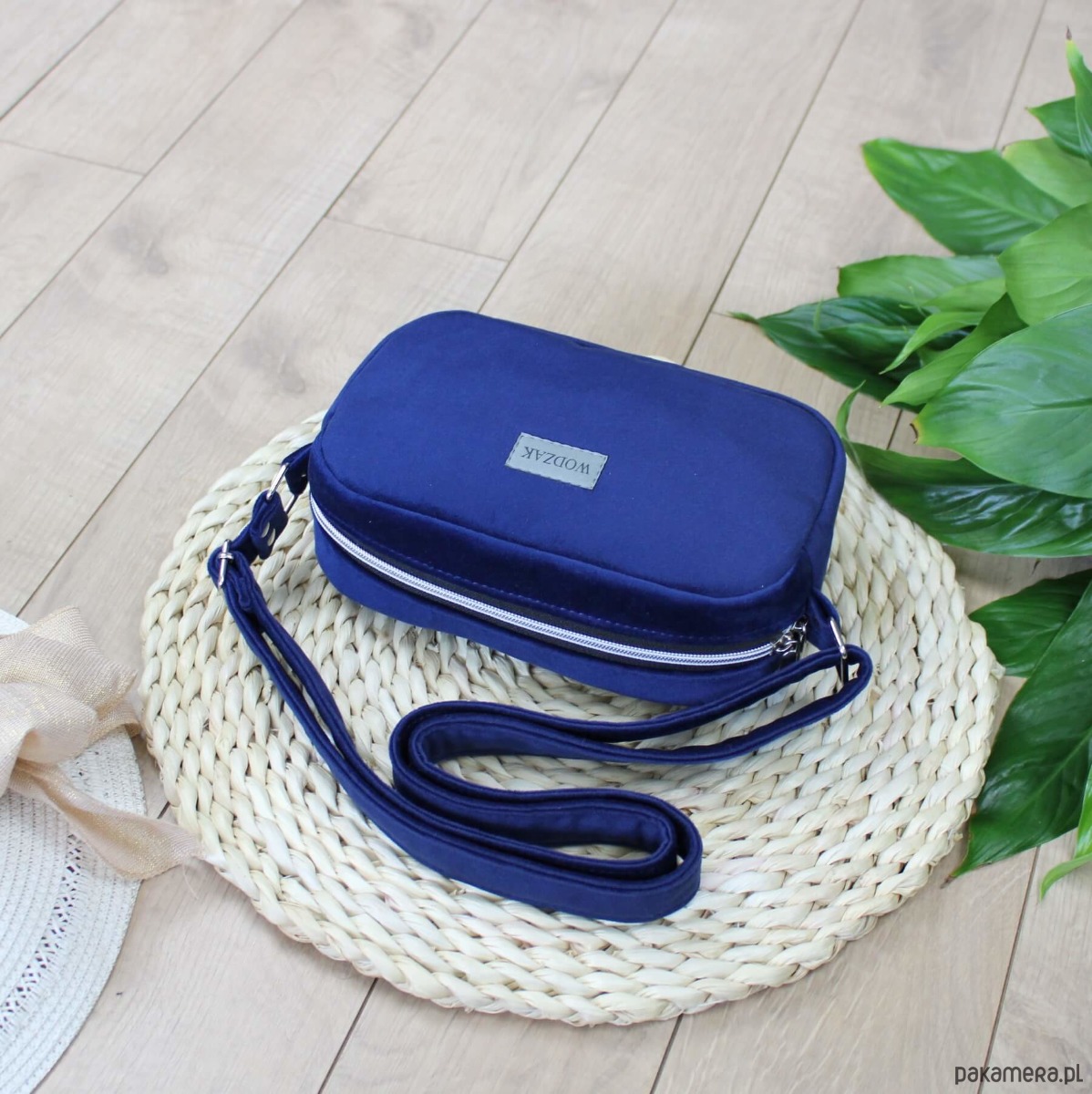 Torebka damska mini listonoszka - granatowy welur - Pakamera.pl