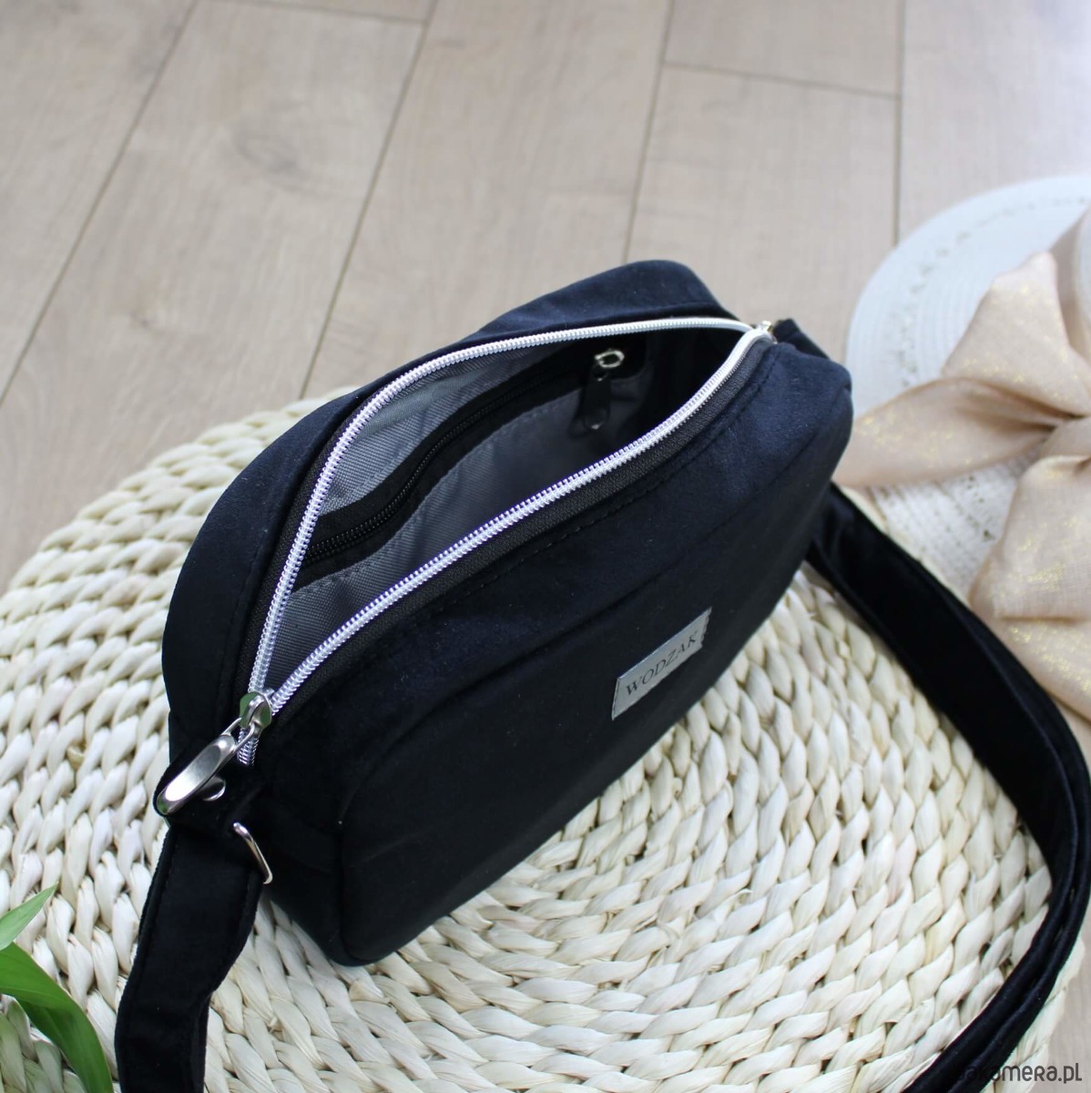 Torebka damska mini listonoszka - czarny welur - Pakamera.pl